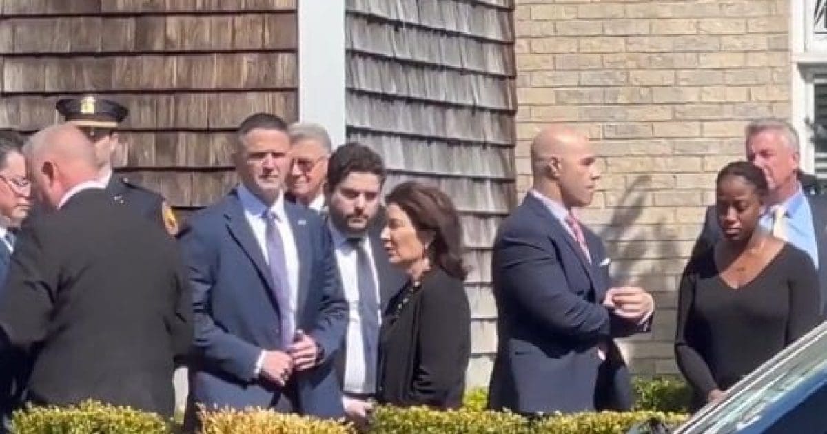 New York Governor Hochul Kicked Out of Funeral for Slain NYPD Officer ...