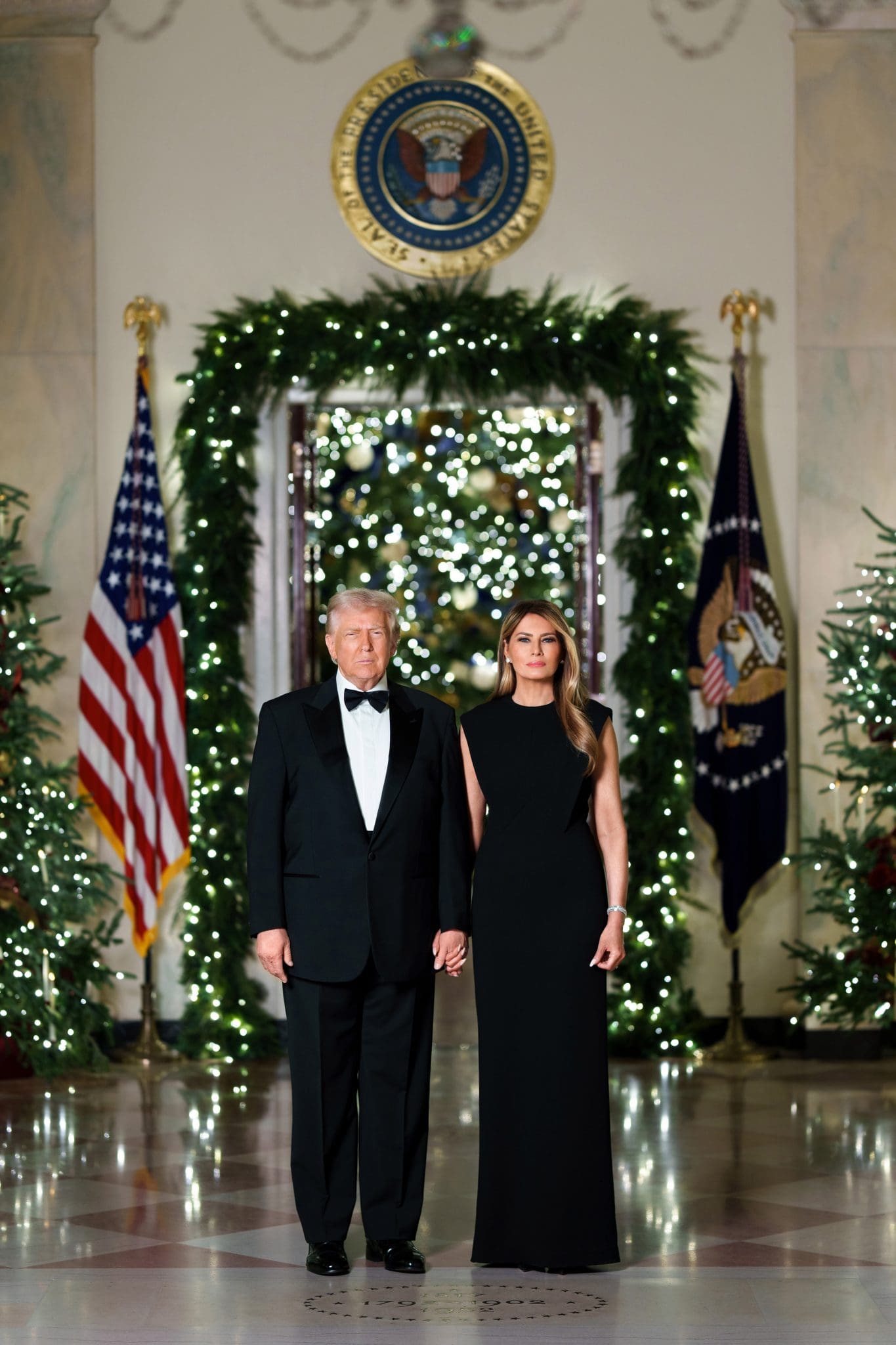 Merry Christmas from President Donald J. Trump and First Lady Melania ...